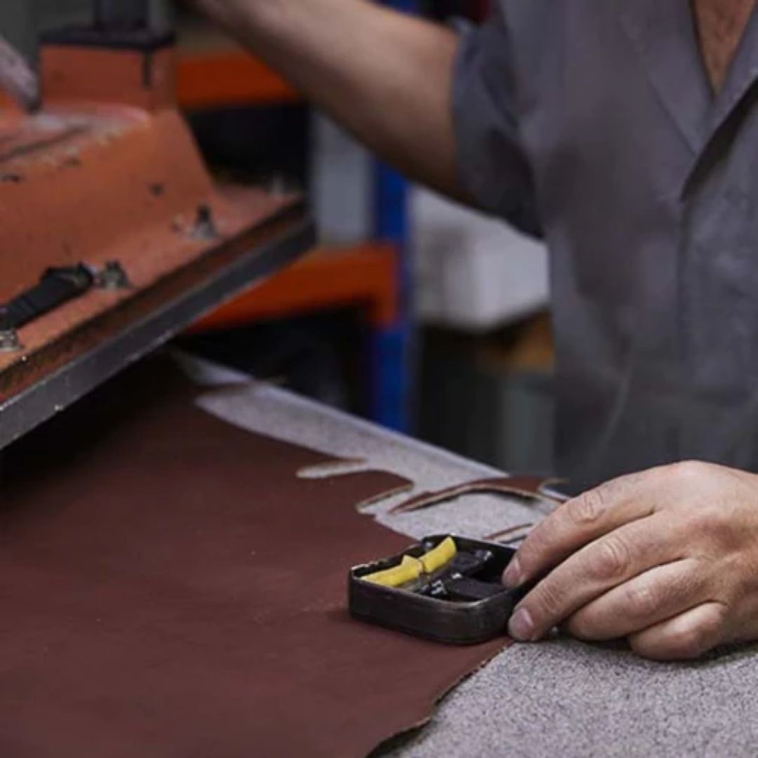 LES DIFFÉRENCES ENTRE LES CUIRS DE CHAUSSURE